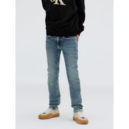 Calvin Klein Jeans Jungen Slim-fit-Jeans &raquo;SLIM NEW MID BLUE PWS&laquo; f&uuml;r Kinder bis 16 Jahre, in cooler Waschung blau 6 (116), N-Gr