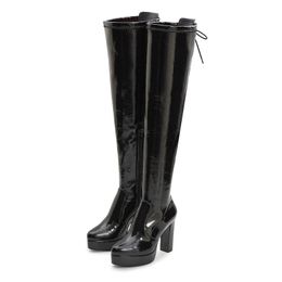 LASCANA Belle Affaire Damen LASCANA Belle Affaire Overkneestiefel &raquo;High-Heel-Stiefelette mit Plateau,&laquo; in erotischer Lack-Optik blau 41