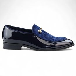 Elegante blaue Slipper f&uuml;r Herren mit Lederfutter und Samt-Schlupfschuhen