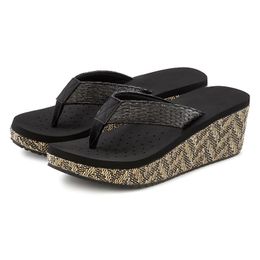 Venice Beach Damen Badezehentrenner &raquo;Sandale, Badeschuh, Sommerschuhe, Badelatsche, Flip Flop, Badeschlappe&laquo; Zehentrenner mit geschm&uuml;cktem Keilabsatz 