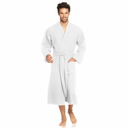 Vossen Herrenbademantel &raquo;Wellington, ideal f&uuml;r Sauna & Spa, Hotelbademantel, Morgenmantel&laquo; 1 Stk. mit Kimono-Kragen, in besonders leichter Qualit&auml;t wei&szlig; 