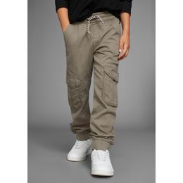 Delmao Jungen DELMAO Cargohose &raquo;in bequemer Schlupfform&laquo; , mit Logo-Stickerei gr&uuml;n 128, N-Gr