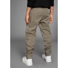 Delmao Jungen DELMAO Cargohose &raquo;in bequemer Schlupfform&laquo; , mit Logo-Stickerei gr&uuml;n 158, N-Gr