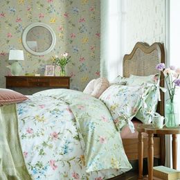 Laura Ashley Vliestapete &raquo;Poppy Meadow&laquo; gebl&uuml;mt glatt 10mx52cm (ca. 5m2) gr&uuml;n Vlies B/L: 0,52m x 10m, Rollen: 1
