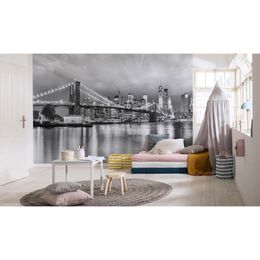 Komar Fototapete &raquo;Brooklyn B/W - Gr&ouml;&szlig;e 368 x 254 cm&laquo; bedruckt glatt Wohnzimmer, Schlafzimmer schwarz-wei&szlig; Papier Rollen: 1