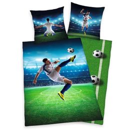 Herding's Young Collection Kinderbettw&auml;sche &raquo;Fu&szlig;ballschuss&laquo; 2 Stk. mit einem Fu&szlig;ballspieler gr&uuml;n Renforc&eacute;, Obermaterial: 100% Baumwolle B/L: 135cm x 200cm, 1 Stk., 1 Stk., 