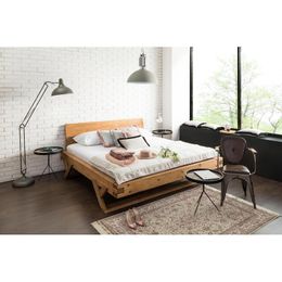 Salesfever Massivholzbett &raquo;Eik: Elegantes Bett aus Massivholz&laquo; Tradition trifft Moderne: Unikates Balkenbett mit Y-F&uuml;&szlig;en beige 100% Fichtenholz massiv