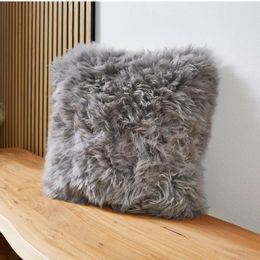 LUXOR living Fellkissen &raquo;Dekokissen Namika&laquo; Dekokissen, eckig, 35x35 cm, echtes Lammfell, mit F&uuml;llung grau Lammfell B/L: 35cm x 35cm, 1 Stk.