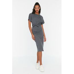 Trendyol Kleid in Anthrazit - 50% | Gr&ouml;&szlig;e L | Damen-kleider
