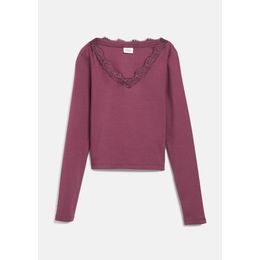 s.Oliver JUNIOR M&auml;dchen Langarmshirt, lila, Gr. 134, unifarben, Jersey, Obermaterial: 100% Baumwolle, Shirts, mit V-Ausschnitt mit H&auml;kelapplikationen