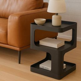 Pharao24.de Beistelltisch Sofa Kleiner Tisch in modernem Design und quadratischer Form