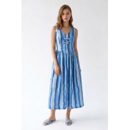 Gestreiftes A-Linien-Midi-Kleid mit Bindeband-Detail