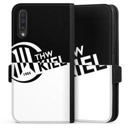 DeinDesign Galaxy A50 Handy Klapph&uuml;lle Handyh&uuml;lle aus Kunst Leder schwarz Flip Case Merchandise Thw Kiel Handball Sideflip mit Lasche