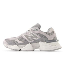 New Balance Sneaker '9060'. Herren Gr&ouml;&szlig;e 45 grau / hellgrau