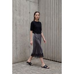 Spitzenverzierte Satin-Midi-Rock