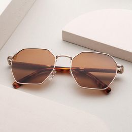 Sonnenbrille mit Holzelementen, nat&uuml;rlicher Schutz The Magical