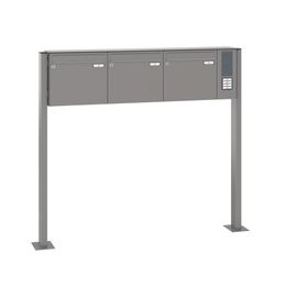 Renz Basic B freistehende Briefkastenanlage 3-fach mit Sprechfeld in DB703 mit Fu&szlig;platten mit 2ten Namensschild & Soft Close
