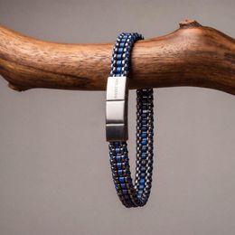 Holzkern Offroad Armband Herren Grau und Lapislazuli