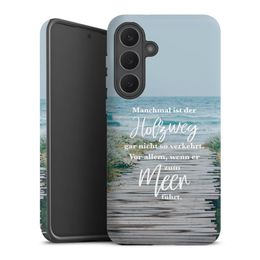 DeinDesign Galaxy S25 FE Handy Panzer Handyh&uuml;lle robuste Outdoor H&uuml;lle Schutzh&uuml;lle matt Spruch Beach Statement Tough Case