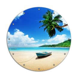 Wallario Gartenposter ca. 120 x 180 cm Urlaub am Palmenstrand unter Palmen mit Fischerboot