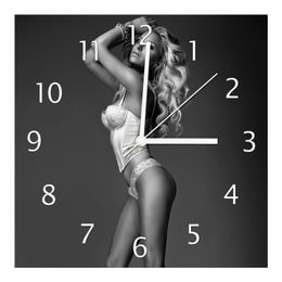 Wallario Uhr 20 x 20 cm, wei&szlig;e Zeiger Sexy Beine - Blondine mit langen Beinen in Unterw&auml;sche