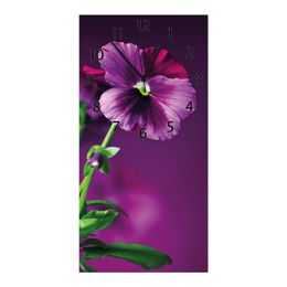 Wallario Uhr 30 x 60 cm, wei&szlig;e Zeiger Lila Stiefm&uuml;tterchen