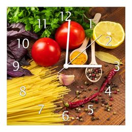 Wallario Uhr 30 x 30 cm, wei&szlig;e Zeiger Italienisches Men&uuml; mit Spaghetti, Tomaten, Basilikum und Gew&uuml;rzen