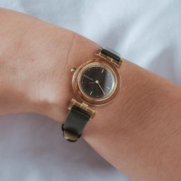 Damen Holzuhr Amelia Ahornholz & Edelstahl in Gold Holzkern