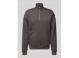 4068444323075 - Essentials Half-Zip Sweatshirt