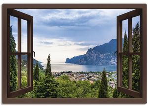 4062144599624 - Wandbild ARTLAND Gardasee durchs braune Fenster Bilder Gr B H 130 cm x 90 cm Leinwandbild Seebilder Querformat 1 St grün Kunstdrucke als Alubild Leinwandbild Wandaufkleber oder Poster in versch Größen