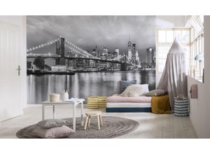 4036834089344 - Fototapete KOMAR Brooklyn B W - Größe 368 x 254 cm schwarz-weiß (schwarz weiß) Rollen Papier Tapeten Wohnzimmer Schlafzimmer