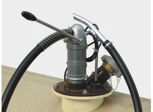 4052886253977 - Handpumpe für UNI-Tank & MULTI-Tank bis 1000 l 25 l min inkl 15 m Befüllschlauch & Auslaufkrümmer DN 19